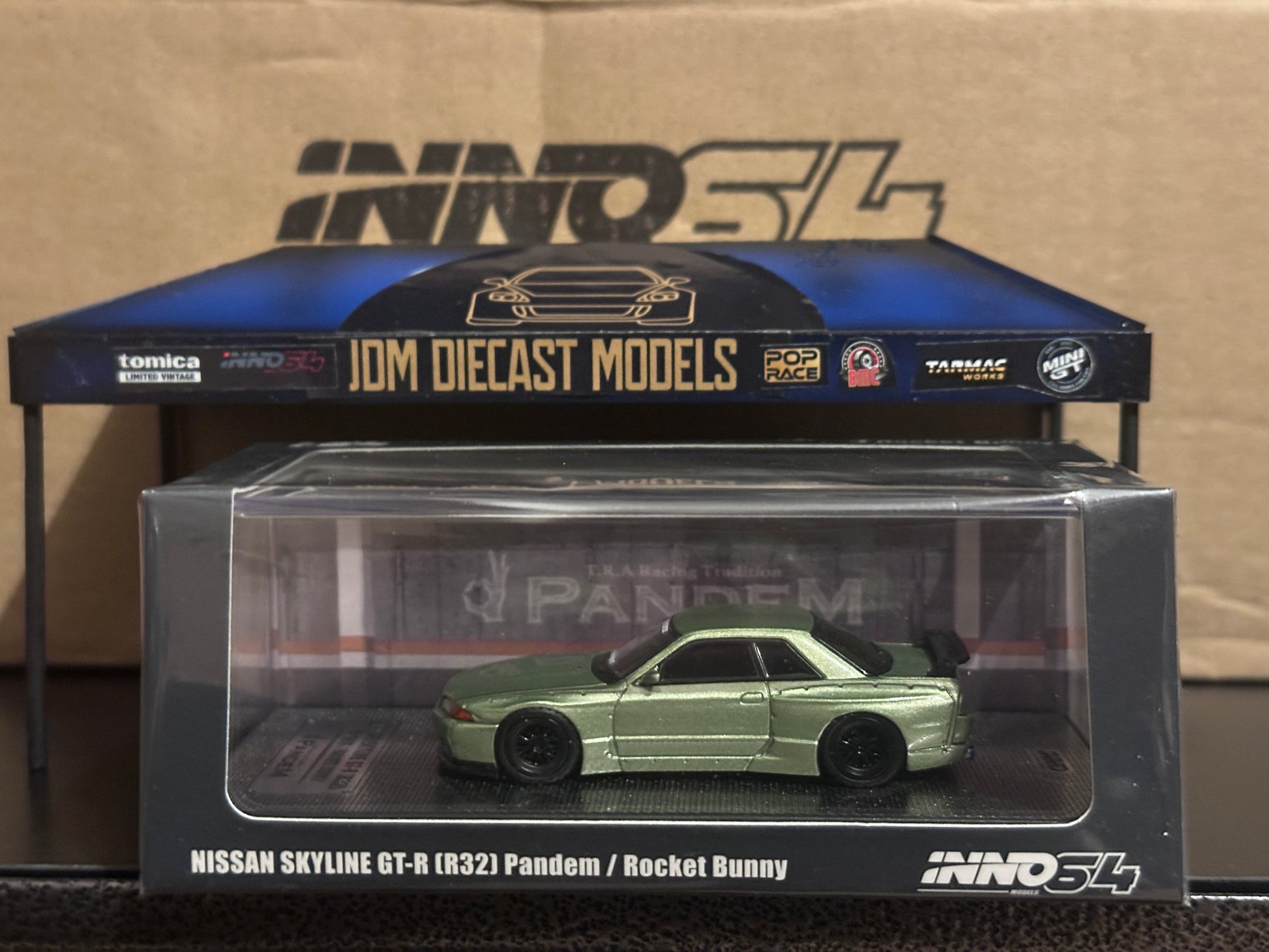 Inno64 Nissan Skyline GT-R R32 Pandem Rocket Bunny Millennium Jade IN6 ...