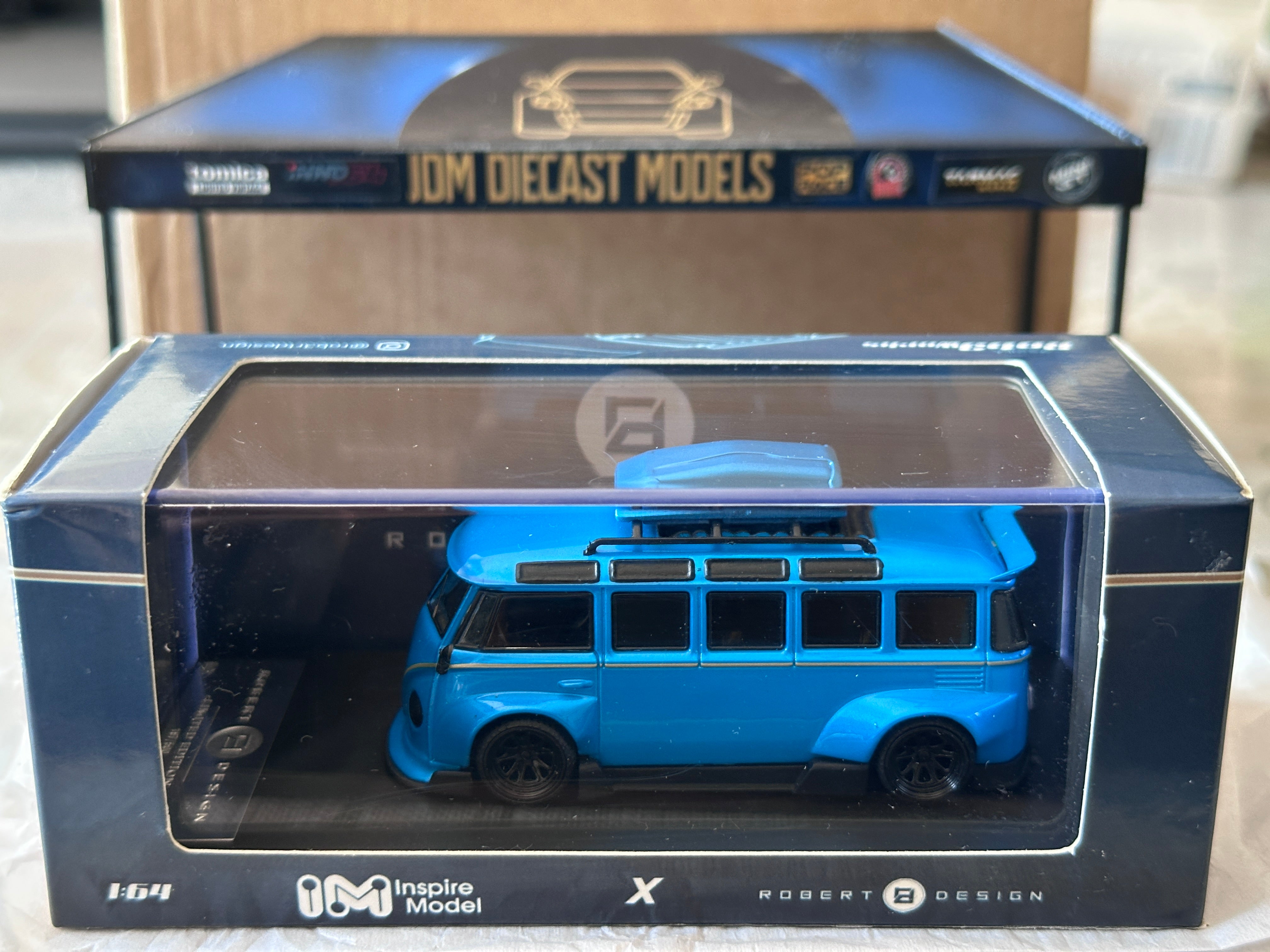 Inspire Model Volkswagen Kombi Camper Van Blue Robert Design-Model ...